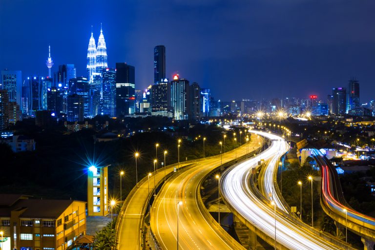 Highway Driving Safety Tips: Stay Safe on Long-Distance Journeys